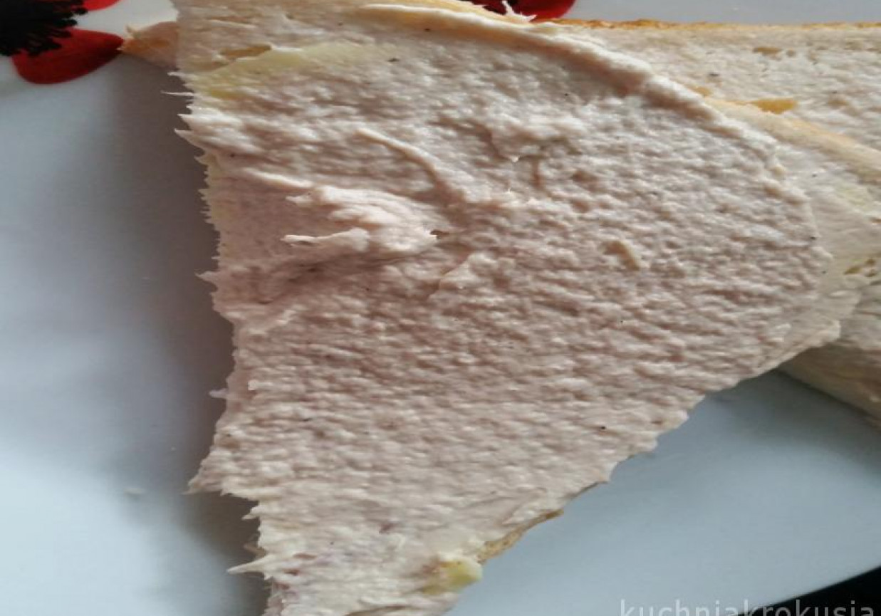 Pasta z gotowanego kurczaka - DoradcaSmaku.pl