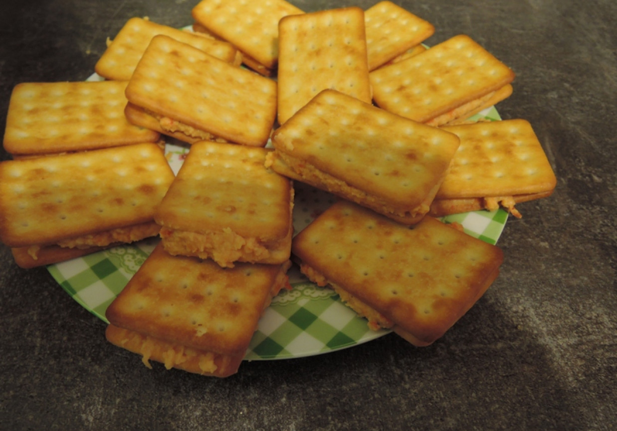 Pasta z krakersami - DoradcaSmaku.pl