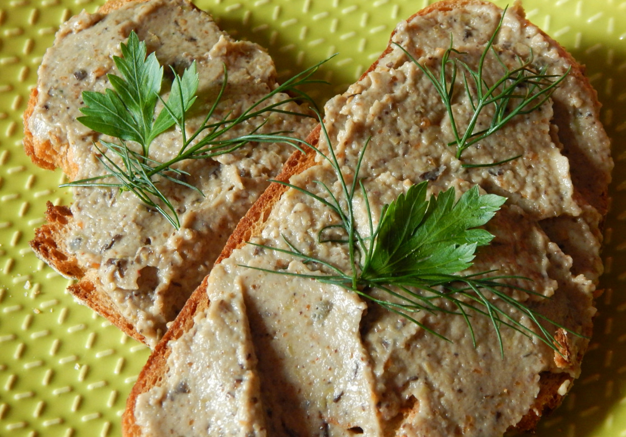 Pasta z pieczonego bakłażana i oliwek - DoradcaSmaku.pl