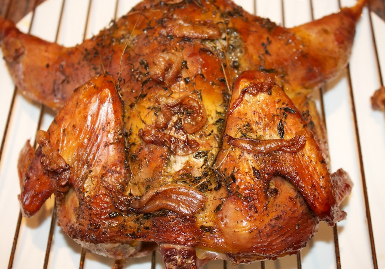 Pieczona perliczka z winem - DoradcaSmaku.pl