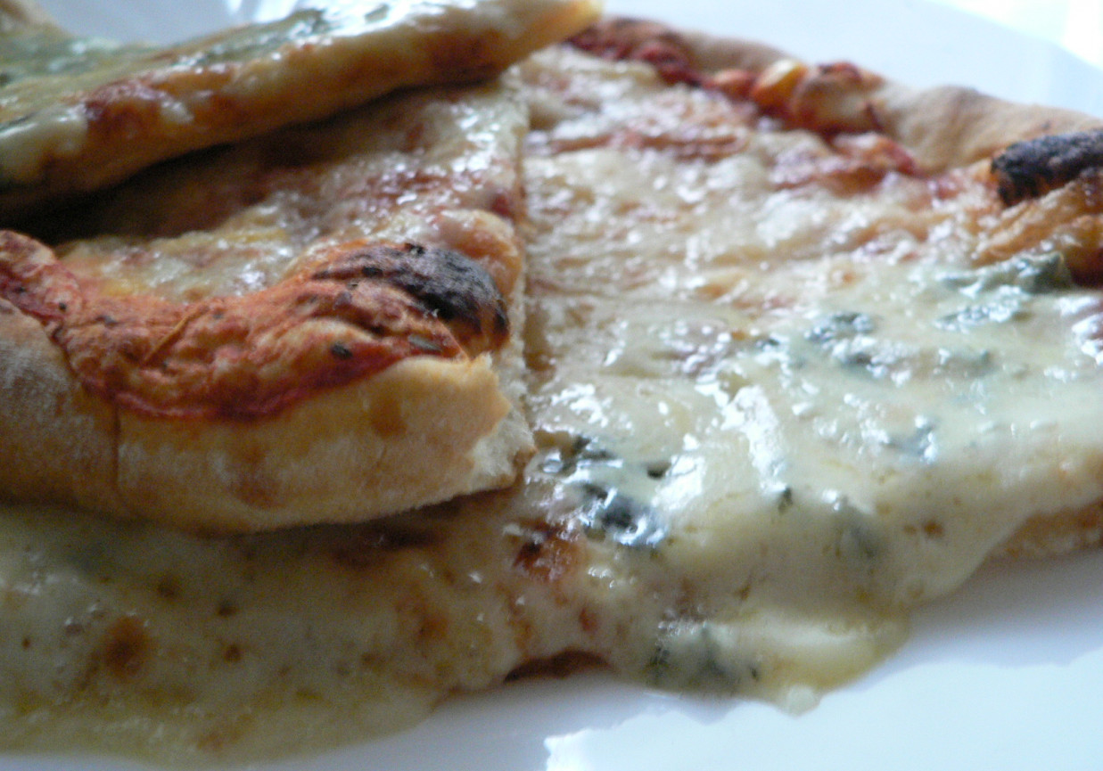 Pizza cztery sery - DoradcaSmaku.pl