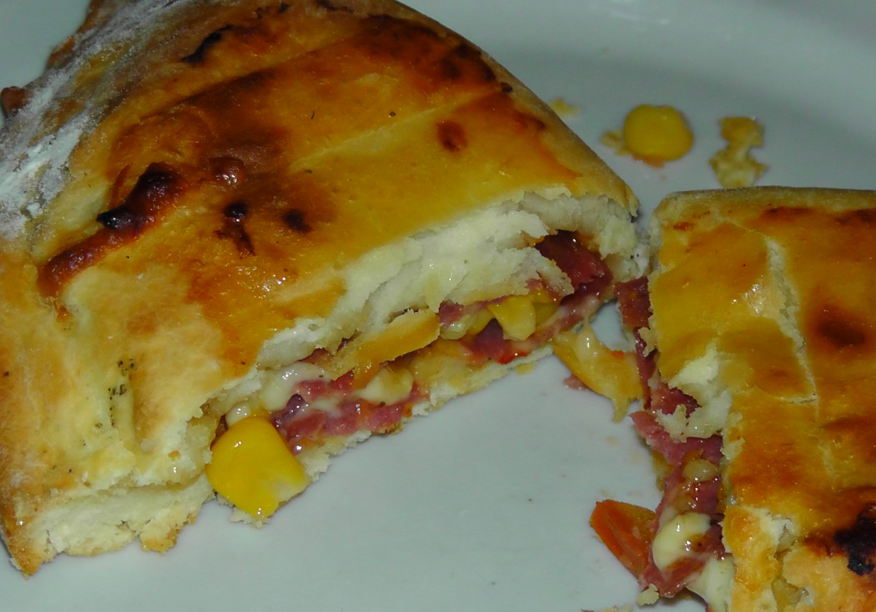 Pizza pieróg - DoradcaSmaku.pl