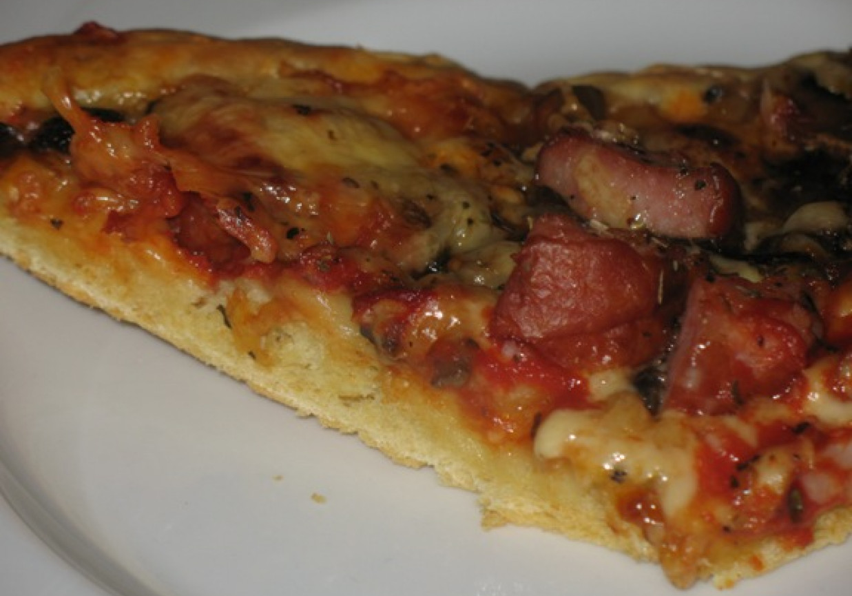 Pizza z kiełbasą - DoradcaSmaku.pl