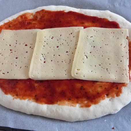 Pizza z suszoną cebulą - DoradcaSmaku.pl