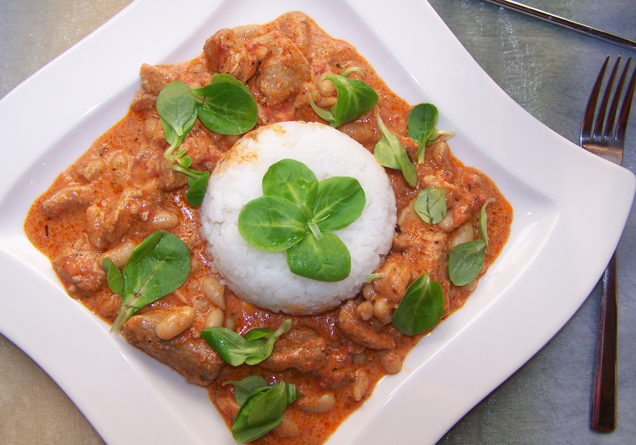 Pomidorowy gulasz, czyli mięsko z ryżem - DoradcaSmaku.pl