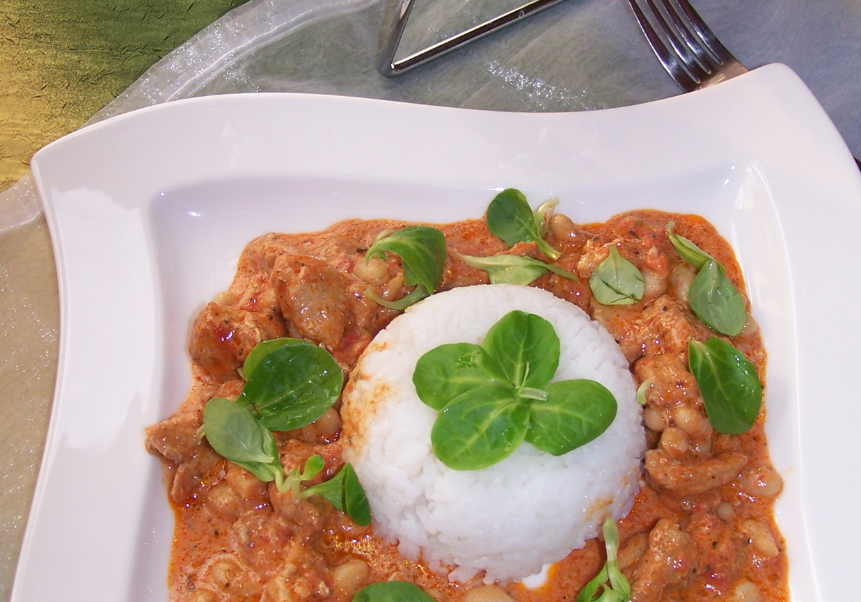 Pomidorowy gulasz, czyli mięsko z ryżem - DoradcaSmaku.pl