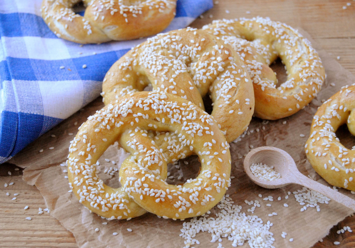 Precle z sezamem - DoradcaSmaku.pl