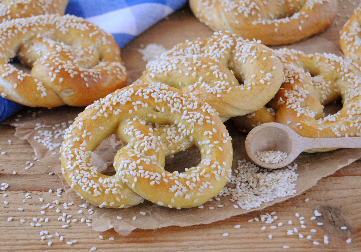 Precle z sezamem - DoradcaSmaku.pl