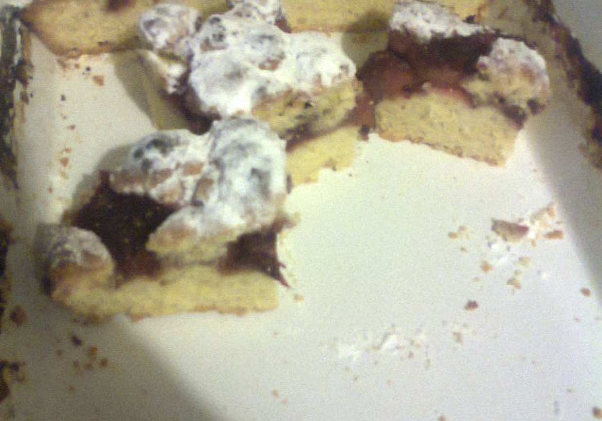 Prosty kruchy placek z truskawkami - DoradcaSmaku.pl