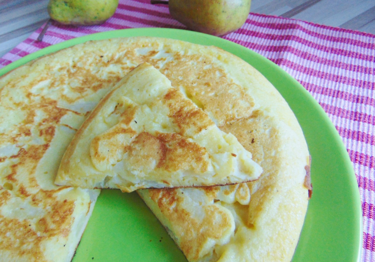 Puszysty omlet z gruszkami - DoradcaSmaku.pl
