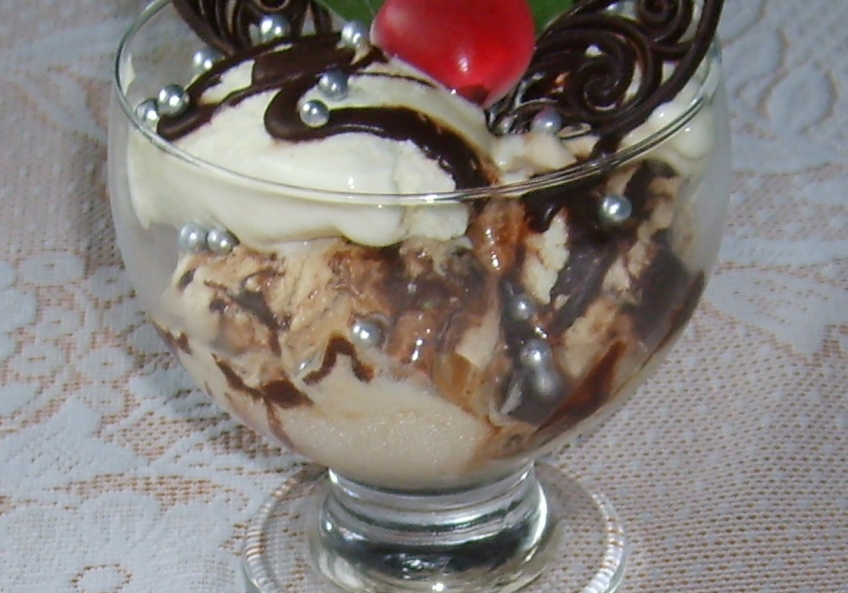 Pyszny deser lodowy - DoradcaSmaku.pl