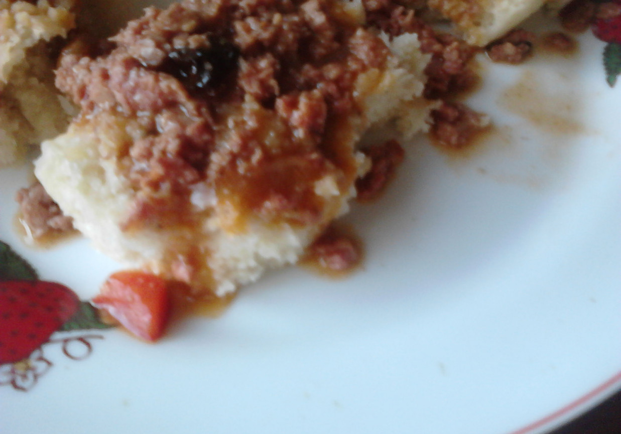 Pyzy drozdzowe z sosem mięsnym - DoradcaSmaku.pl