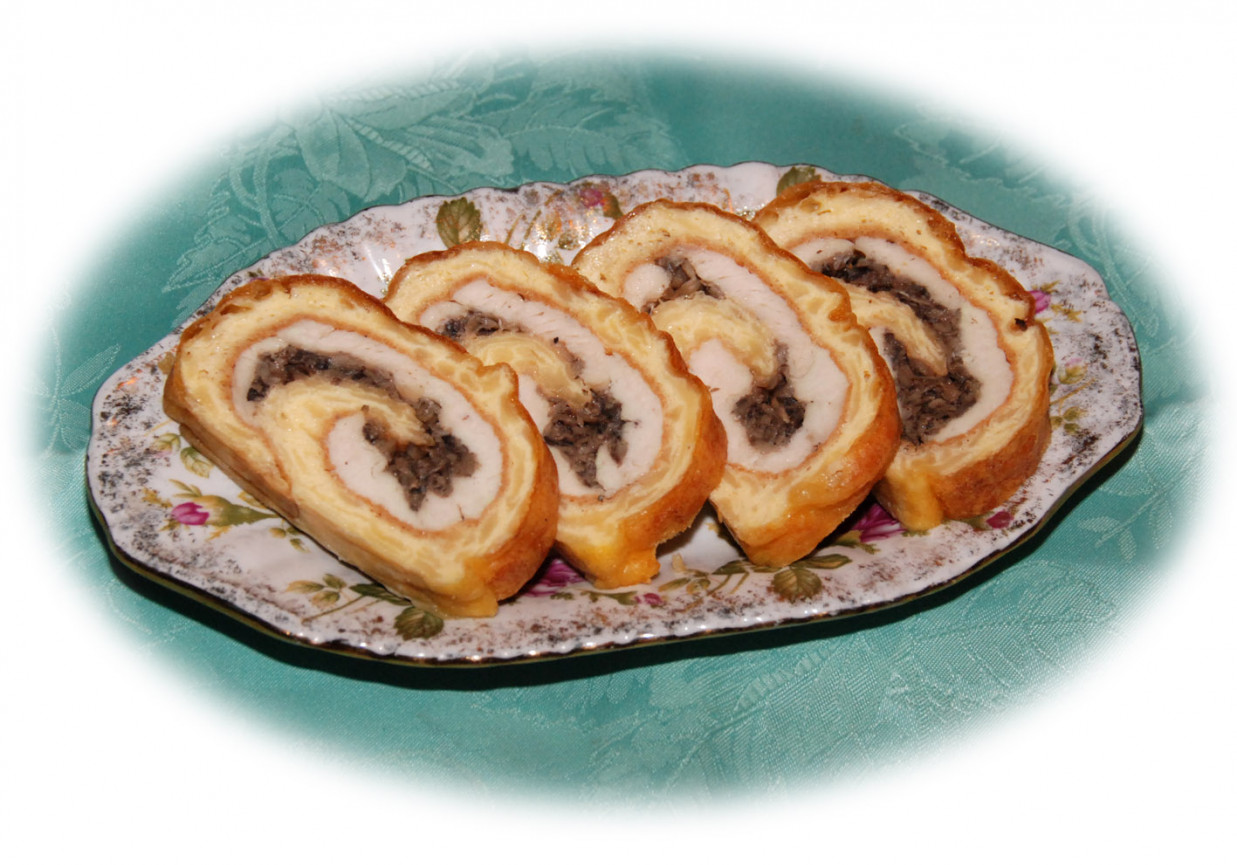 Pieczona rolada serowa | Przepis - DoradcaSmaku.pl