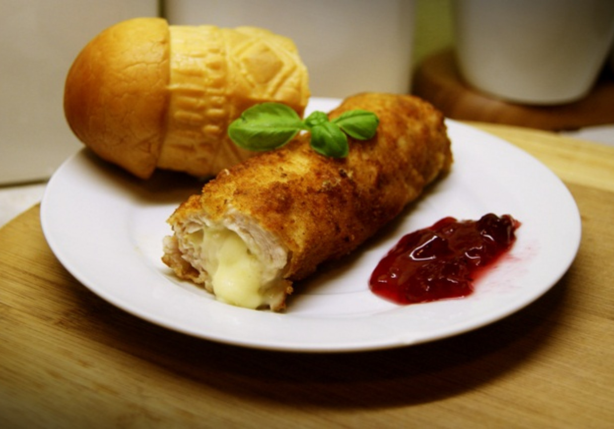 Roladki drobiowe z oscypkiem i szynką parmeńską - DoradcaSmaku.pl Roladki drobiowe z oscypkiem i szynką parmeńską - DoradcaSmaku.pl