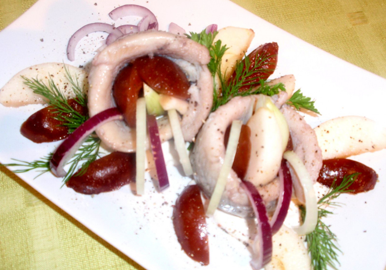 Rolmops sledziowy ze śliwką w occie - DoradcaSmaku.pl