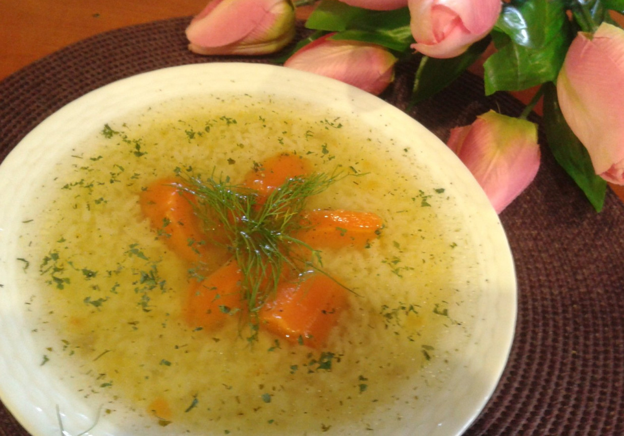 Rosół z ugotowanym ryżem - DoradcaSmaku.pl