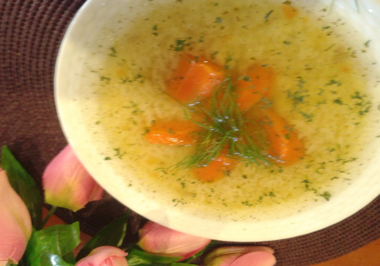 Rosół z ugotowanym ryżem - DoradcaSmaku.pl