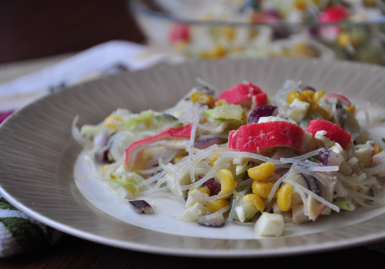 sałatka surimi - DoradcaSmaku.pl