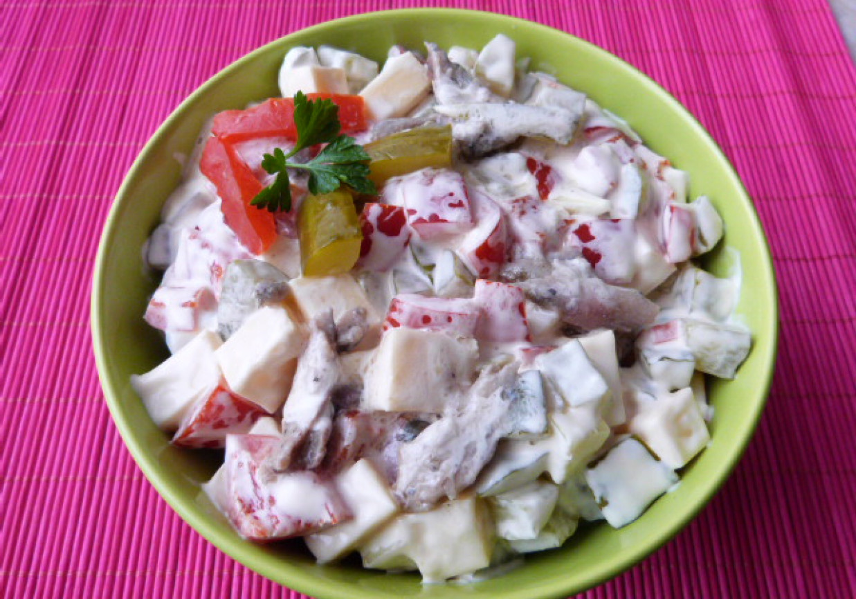 Sałatka z makreli - DoradcaSmaku.pl