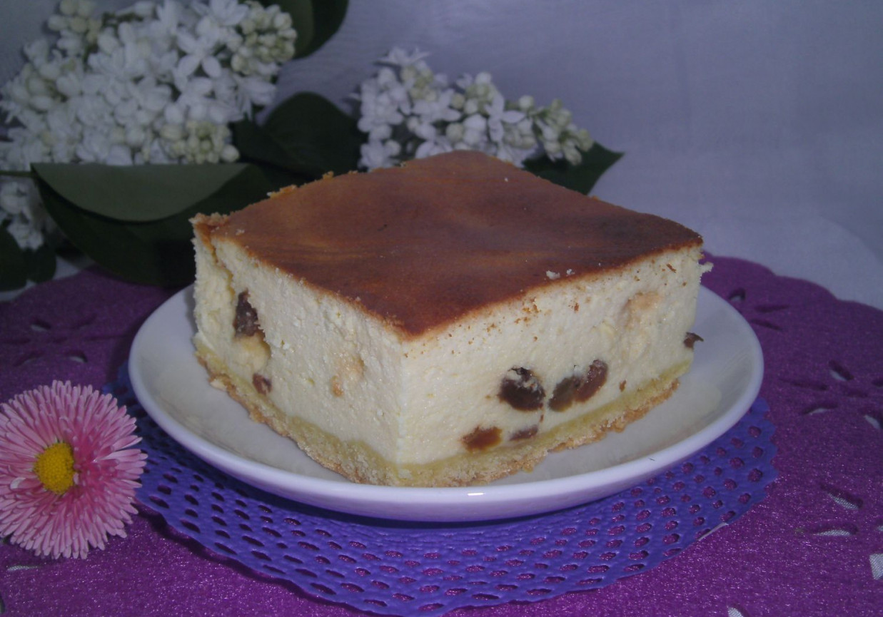 Sernik tradycyjny z rodzynkami - DoradcaSmaku.pl