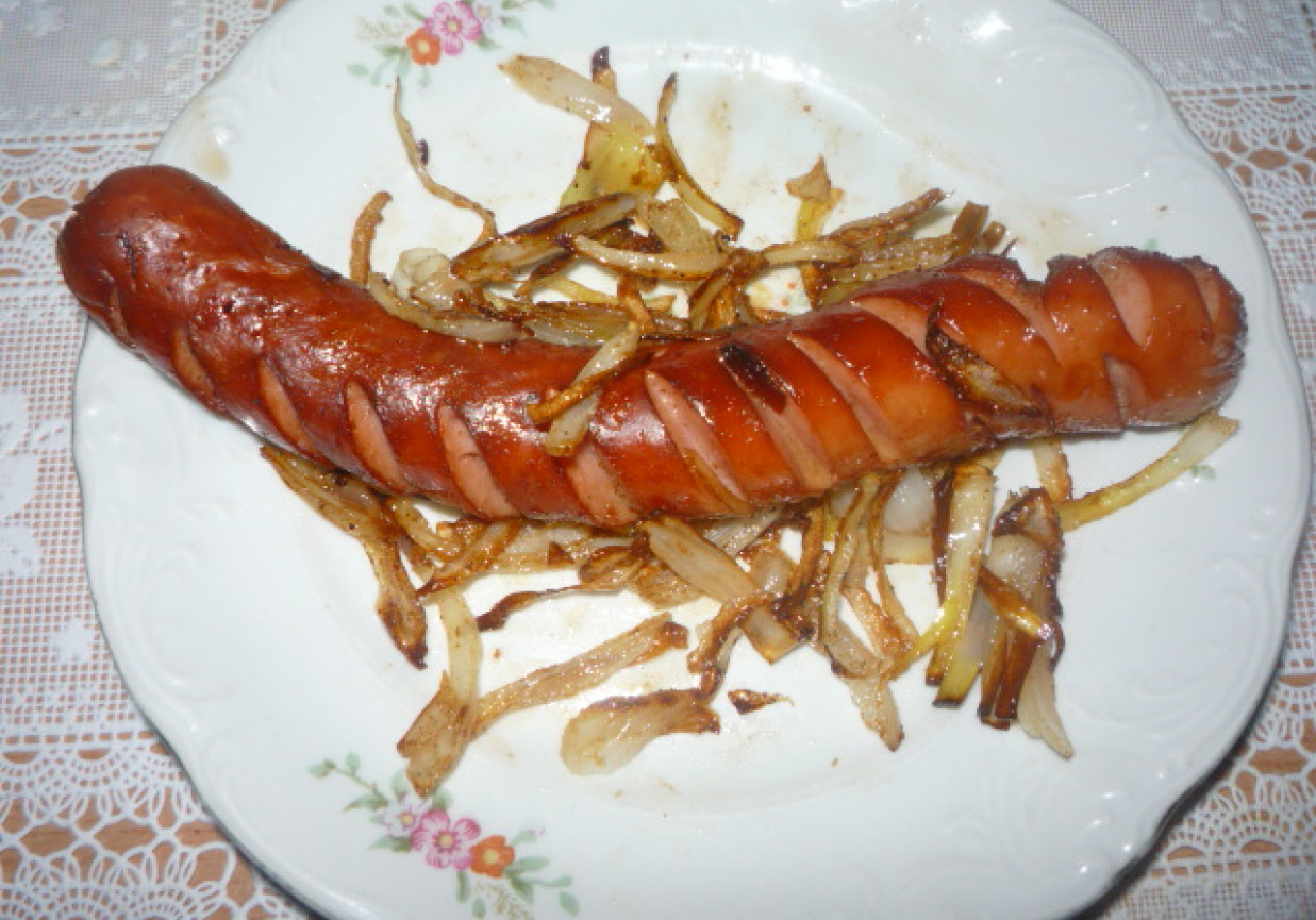 Smażona parówka z cebulką - DoradcaSmaku.pl