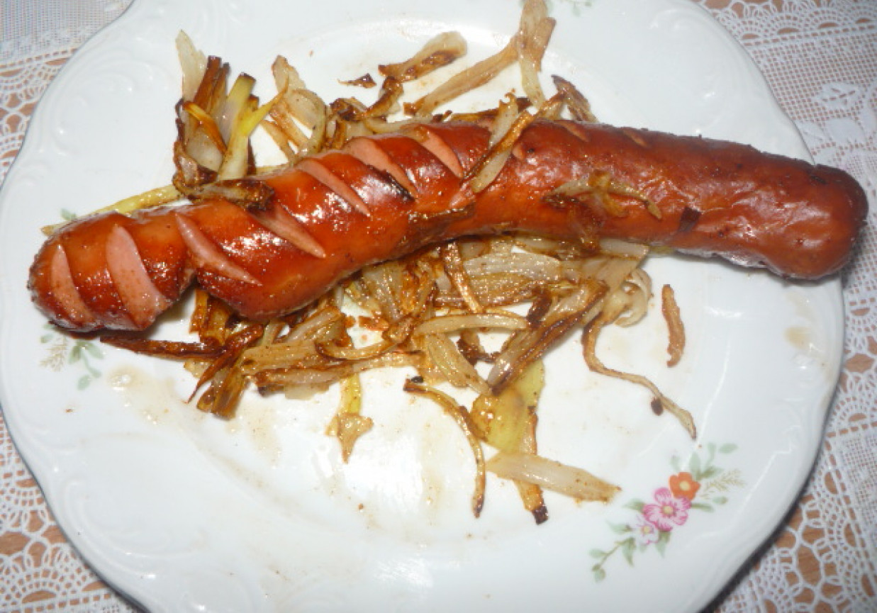 Smażona parówka z cebulką - DoradcaSmaku.pl