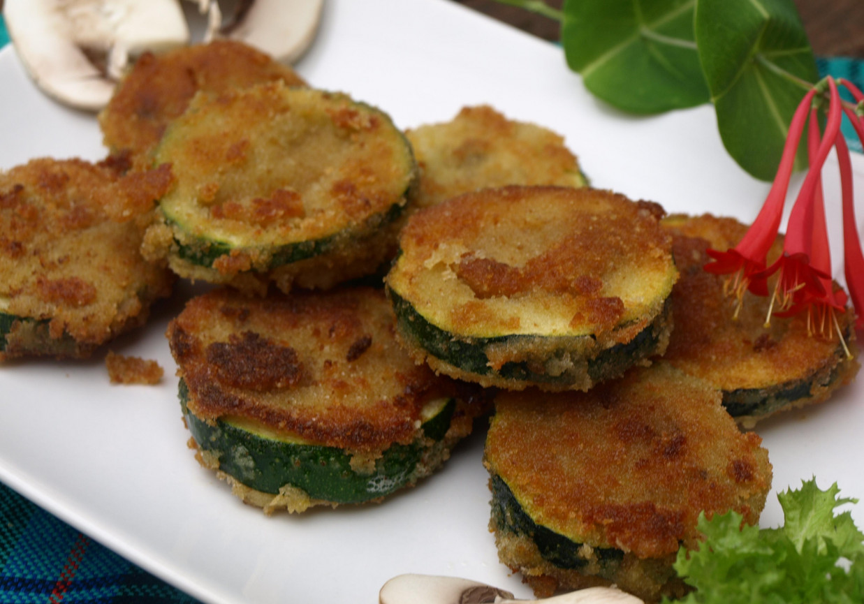 Smażone plasterki cukinni z farszem - DoradcaSmaku.pl