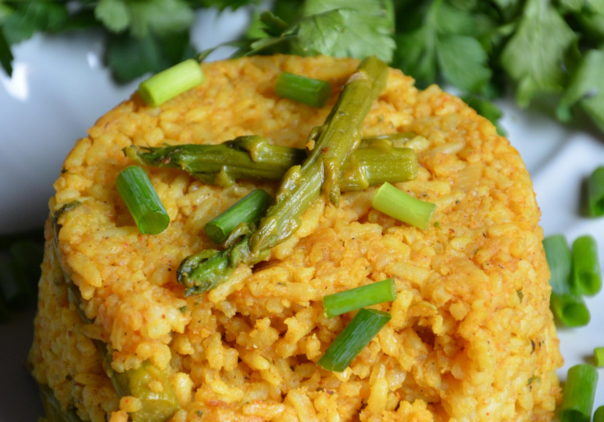 Smażony ryż curry ze szparagami - DoradcaSmaku.pl
