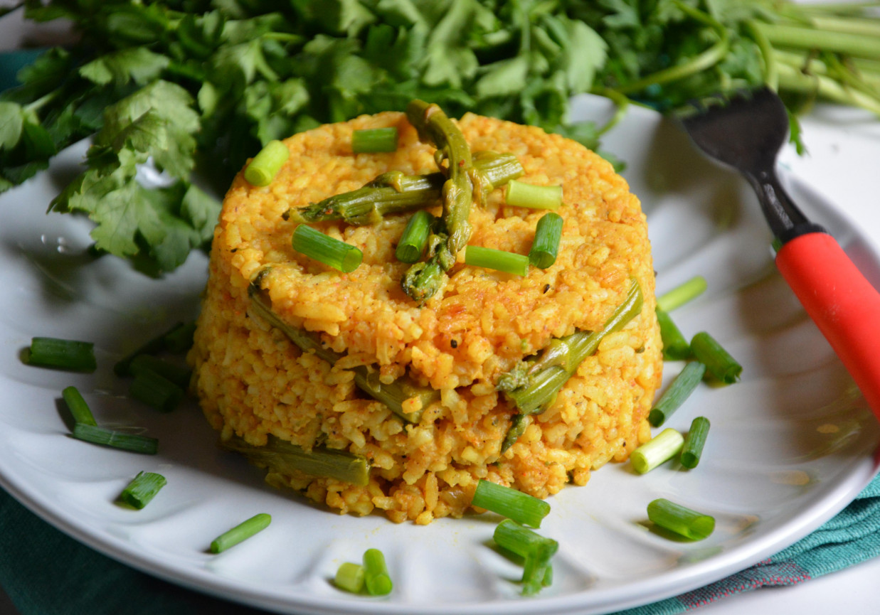 Smażony ryż curry ze szparagami - DoradcaSmaku.pl