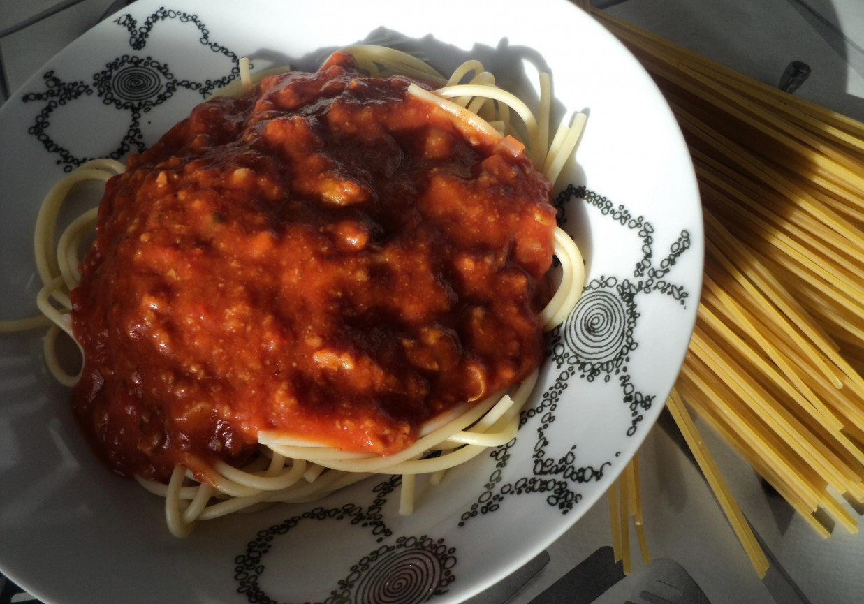SPAGHETTI BOLOGNESE - DoradcaSmaku.pl