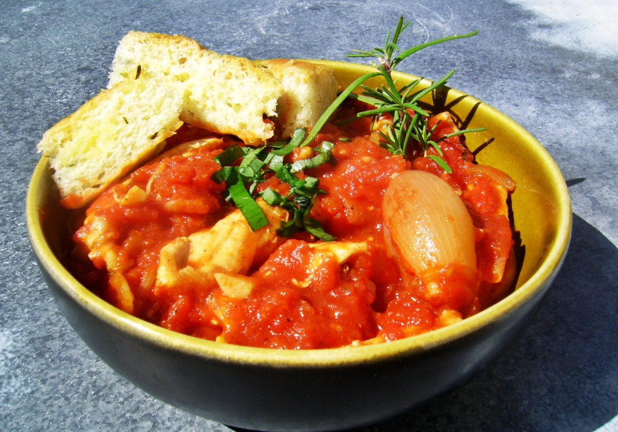 Stifado drobiowe - DoradcaSmaku.pl