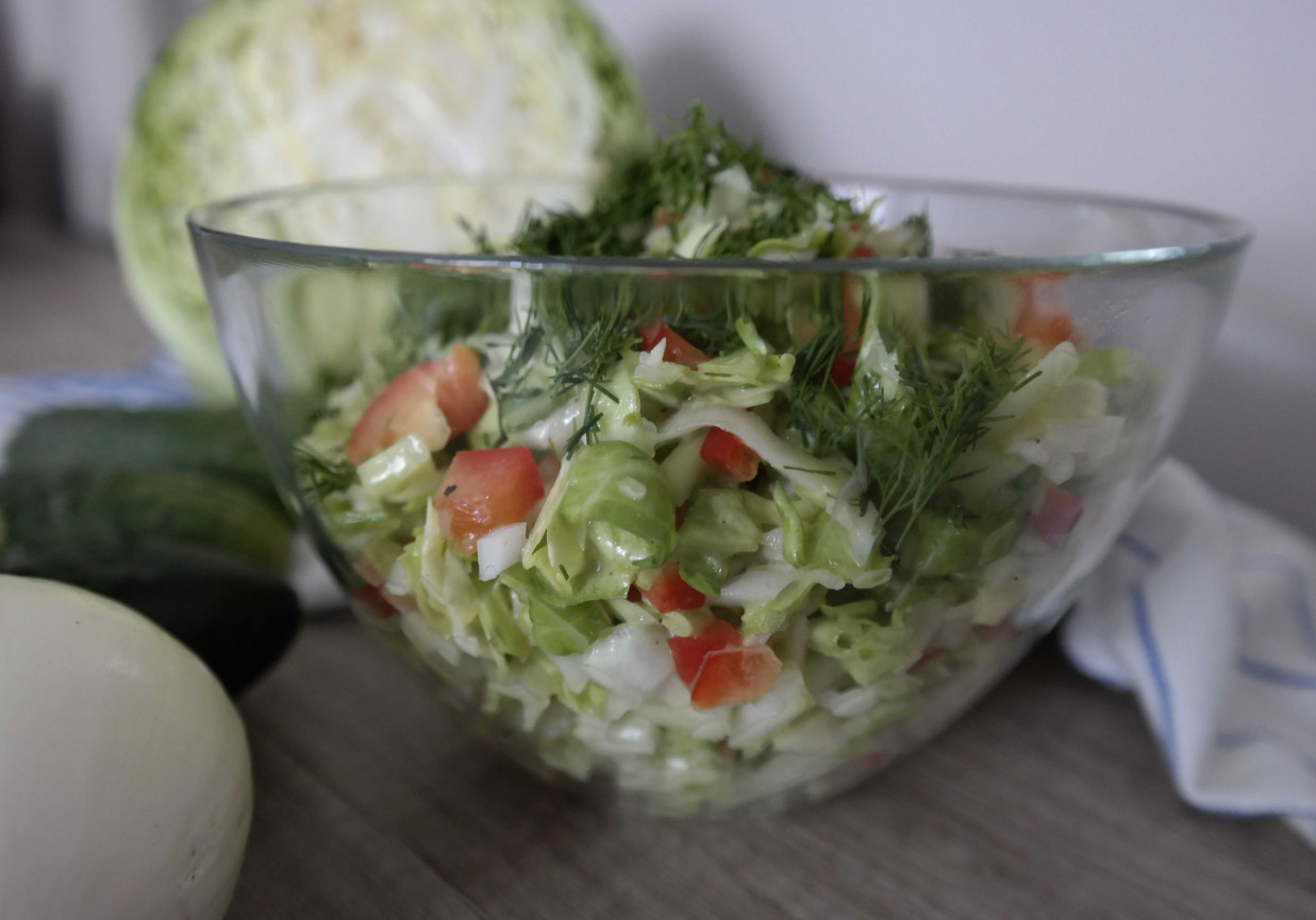 Surówka polska z młodej kapusty - DoradcaSmaku.pl