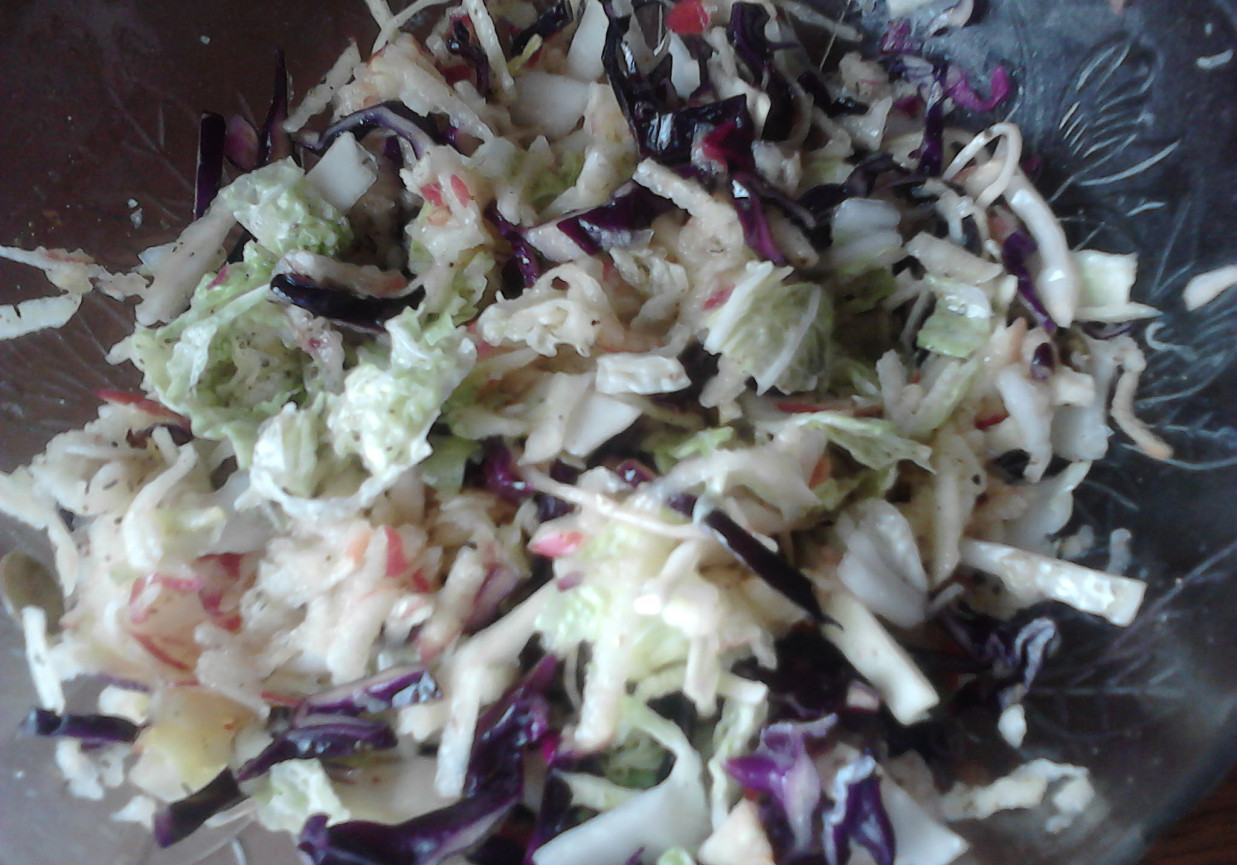 Surówka \"trzy kapusty\" z jabłkiem - DoradcaSmaku.pl