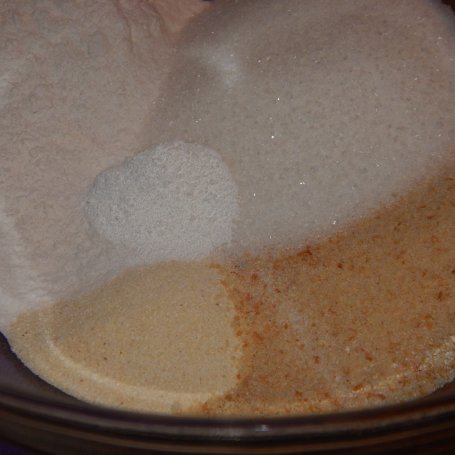 Szarlotka sypana ryżowa z migdałami i bułką tartą - DoradcaSmaku.pl