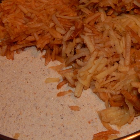 Szarlotka sypana ryżowa z migdałami i bułką tartą - DoradcaSmaku.pl