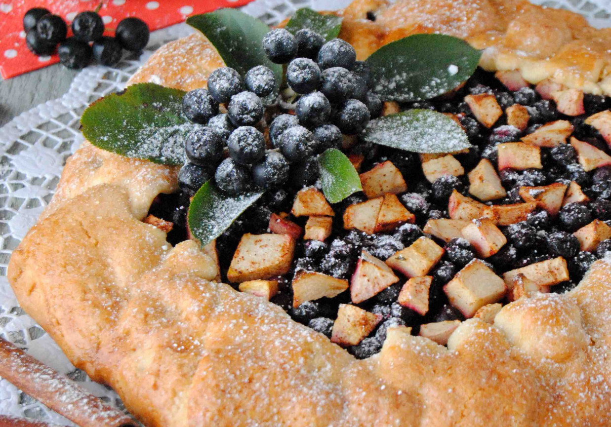 Tarta z aronią i jabłkiem pieczona bez formy - DoradcaSmaku.pl