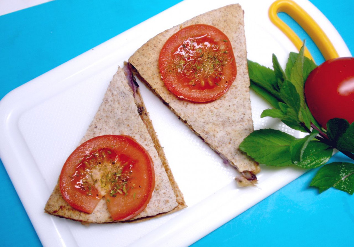 Tortilla ala pizza - DoradcaSmaku.pl