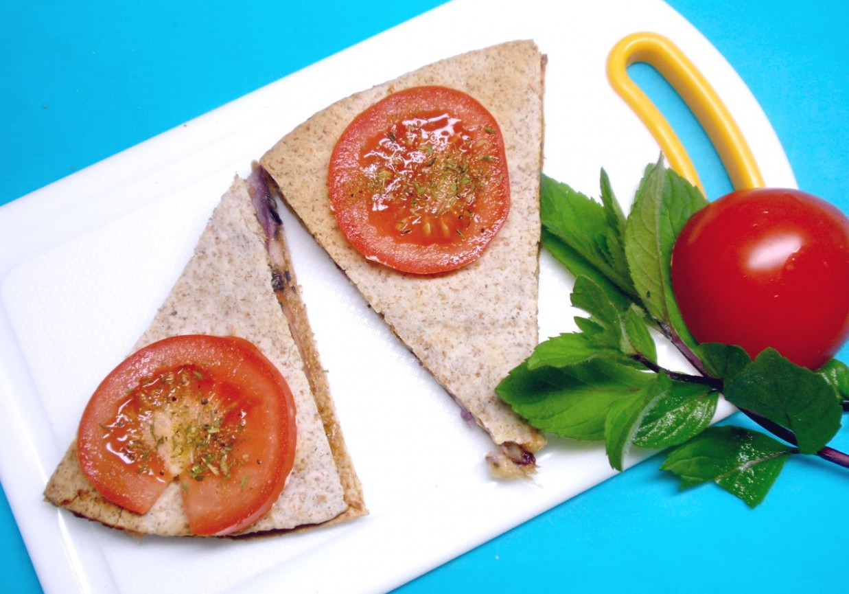 Tortilla ala pizza - DoradcaSmaku.pl