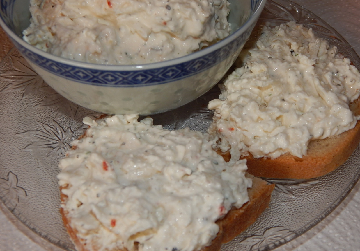 Twaróg wędzony z czarną rzodkwią i śmietaną - DoradcaSmaku.pl