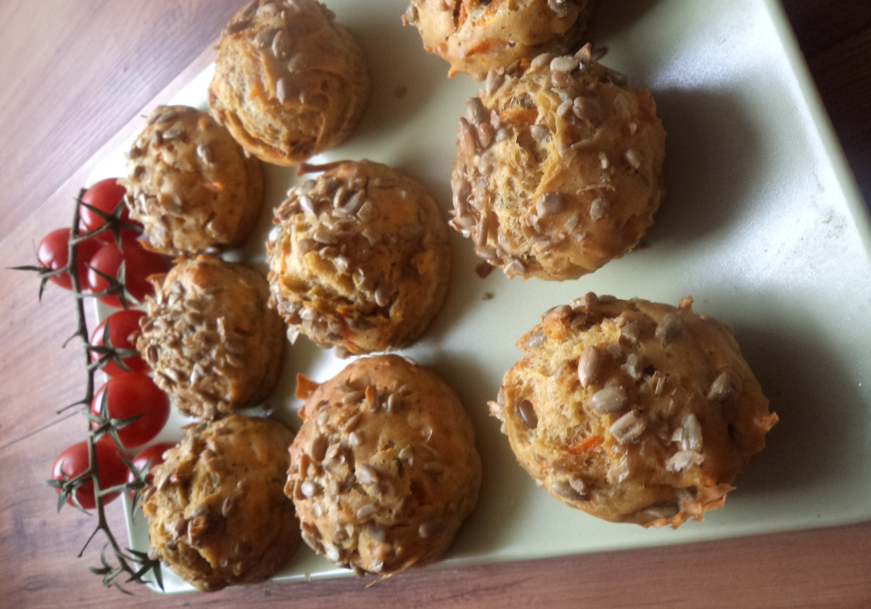 Wytrawne muffinki marchewkowe ze słonecznikiem :) - DoradcaSmaku.pl Wytrawne muffinki marchewkowe ze słonecznikiem :) - DoradcaSmaku.pl