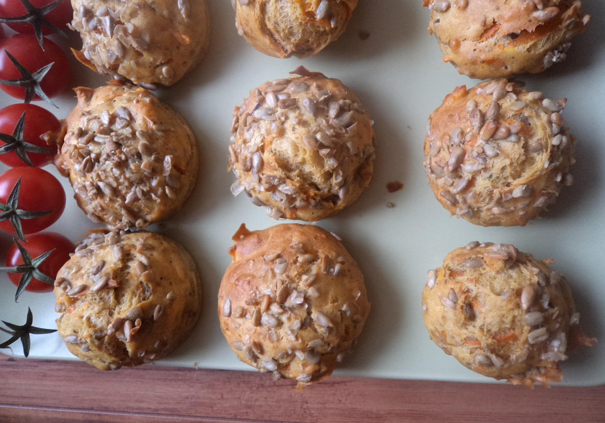 Wytrawne muffinki marchewkowe ze słonecznikiem :) - DoradcaSmaku.pl Wytrawne muffinki marchewkowe ze słonecznikiem :) - DoradcaSmaku.pl