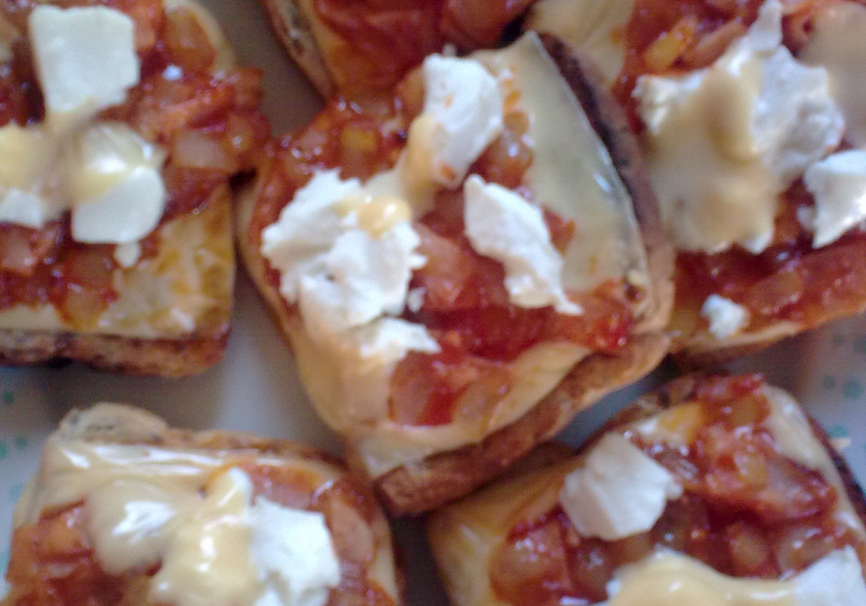 Zapiekane kanapeczki z tuńczykiem i serami - DoradcaSmaku.pl