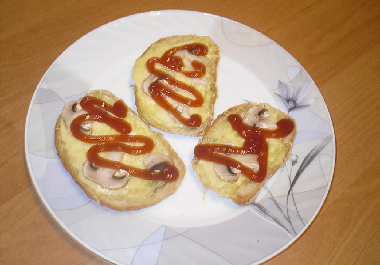 Zapiekane kanapki z pieczarkami - DoradcaSmaku.pl