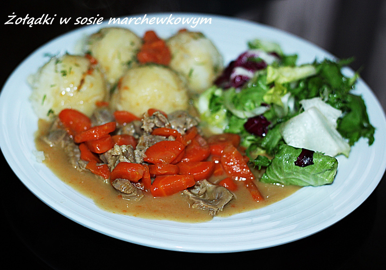 Żołądki drobiowe w sosie marchewkowym - DoradcaSmaku.pl