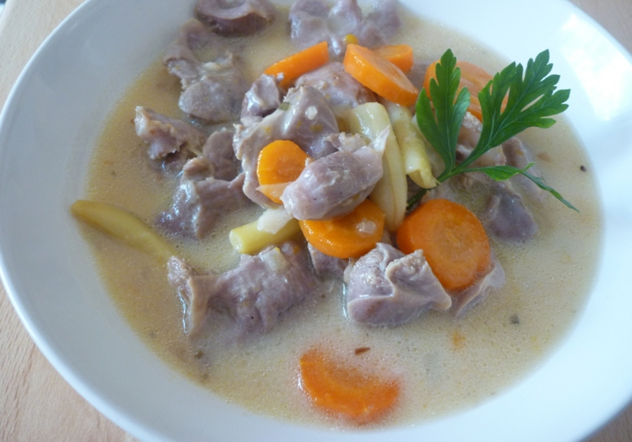 Żołądki drobiowe z marchewką - DoradcaSmaku.pl