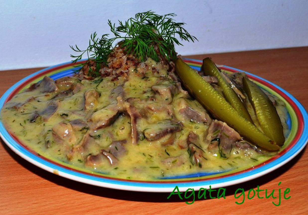 Żołądki indycze w sosie śmietanowo-koperkowym - DoradcaSmaku.pl