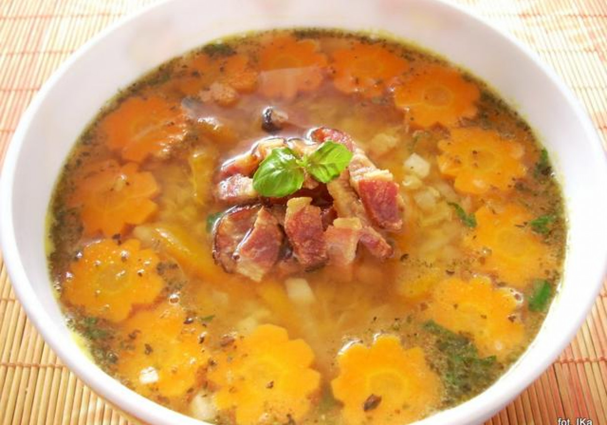 Zupa z soczewicy z pomidorami i bazylią - DoradcaSmaku.pl